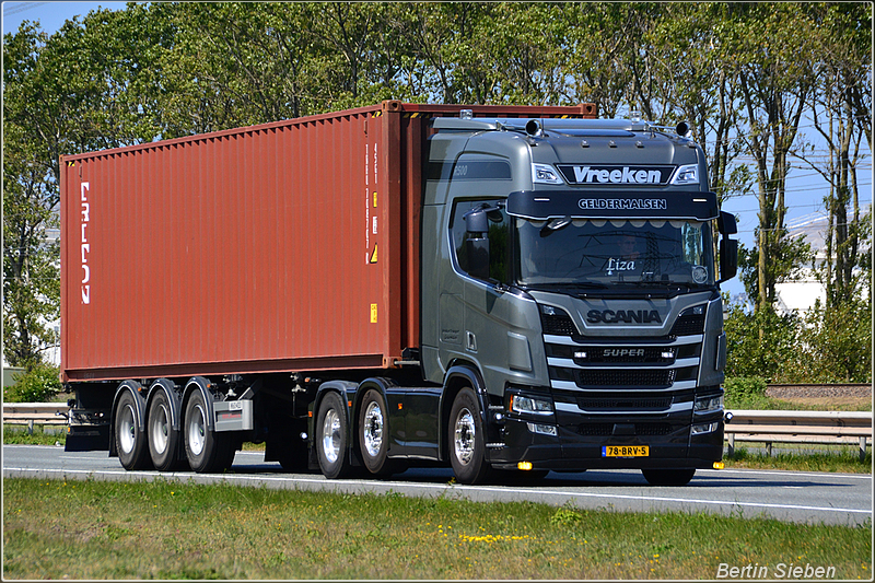 Vreeken Transport - Geldermalsen - Transportfotos.nl
