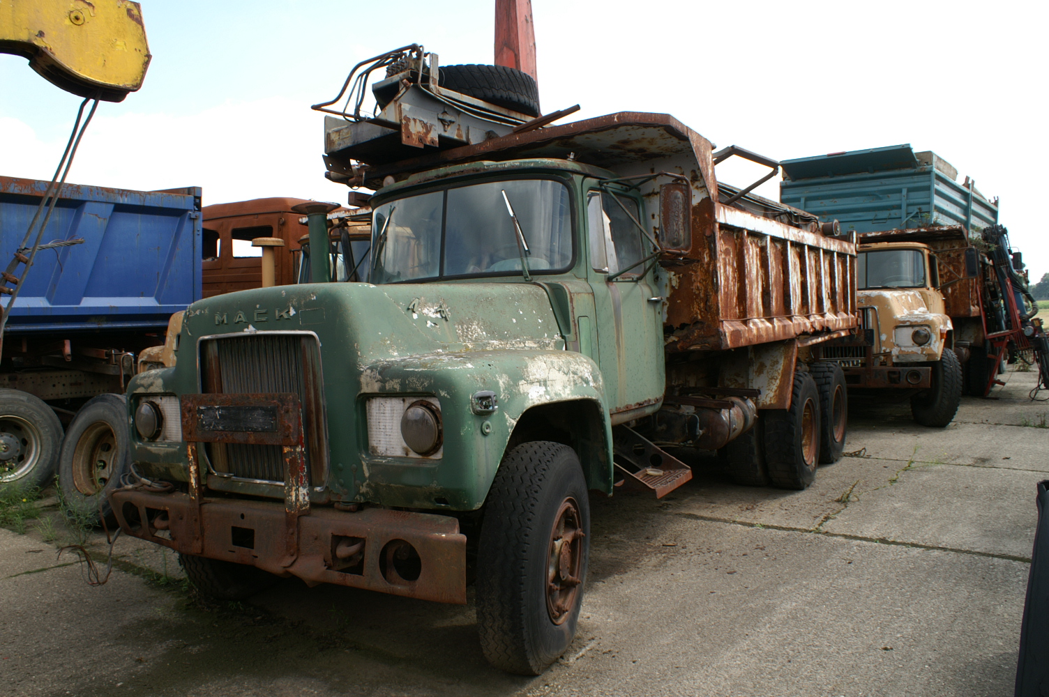 mack r 600 cab (2) cab Photo album by Mackf786