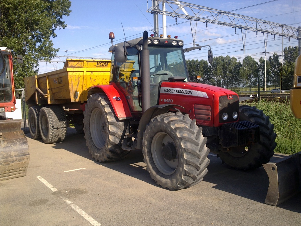 mf 6480.jpg Picture - div 2011